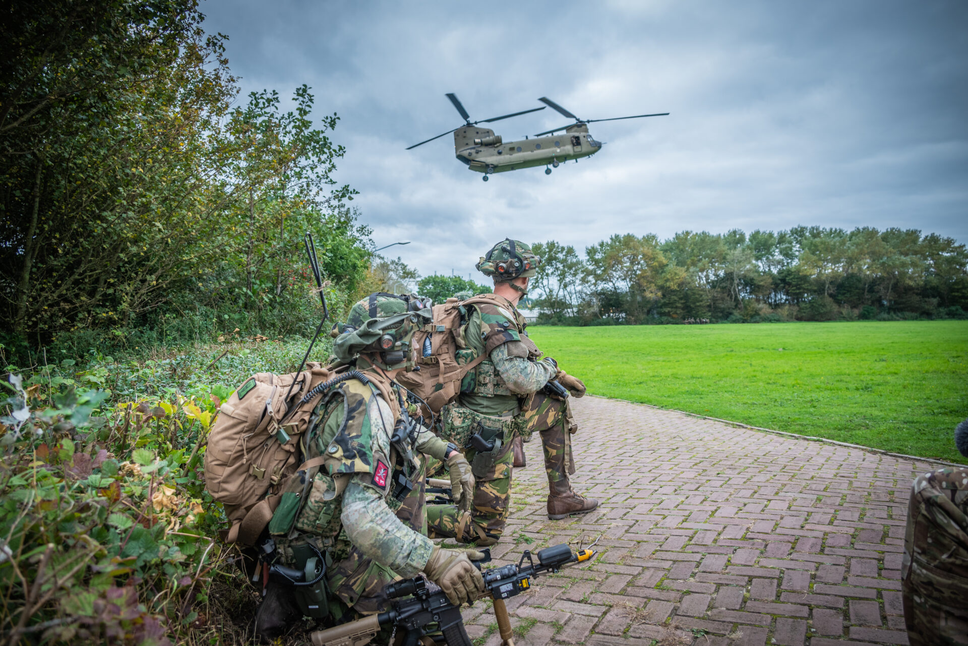 Lucht- en landmacht houden grote oefening Haringvlietplein Stellendam ...