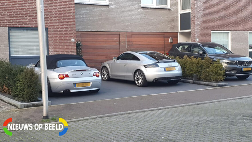 Politie onderzoekt woning en voertuigen voor een lopend onderzoek ...