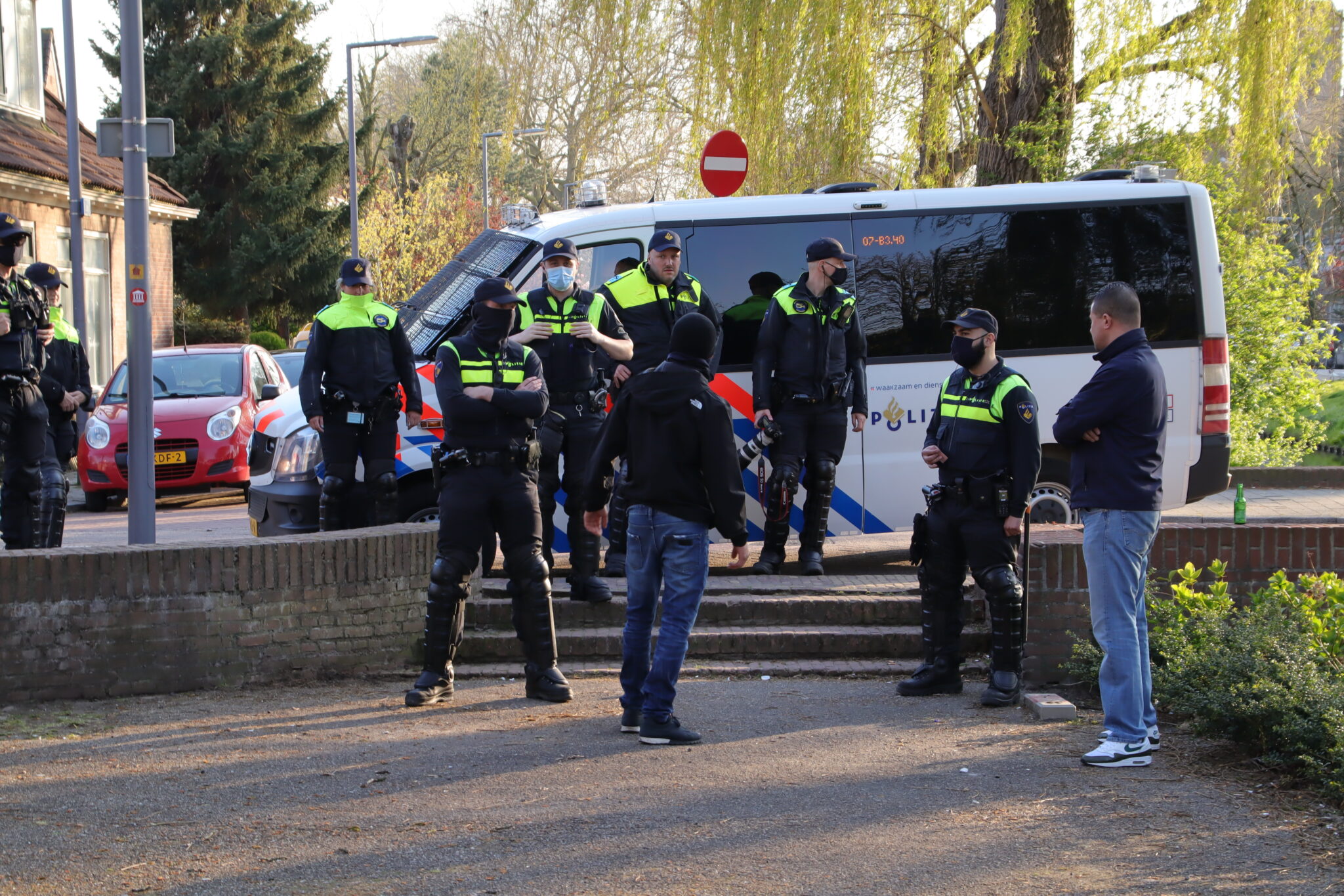 Politie houdt drie personen aan Dreef Rotterdam - Nieuws op Beeld - 112 Nieuws vanuit Rotterdam E.O