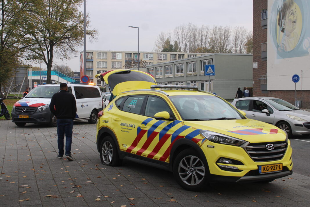 Ambulance betrokken bij ongeluk Melissantstraat Rotterdam - Nieuws op ...
