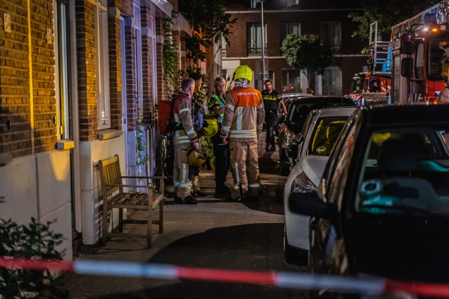 Felle woningbrand na explosie Jensiusstraat Rotterdam - Nieuws op Beeld ...