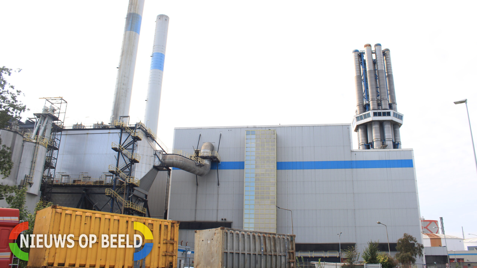 Opnieuw brand bij AVR afvalverwerking Professor Gerbrandyweg Botlek ...