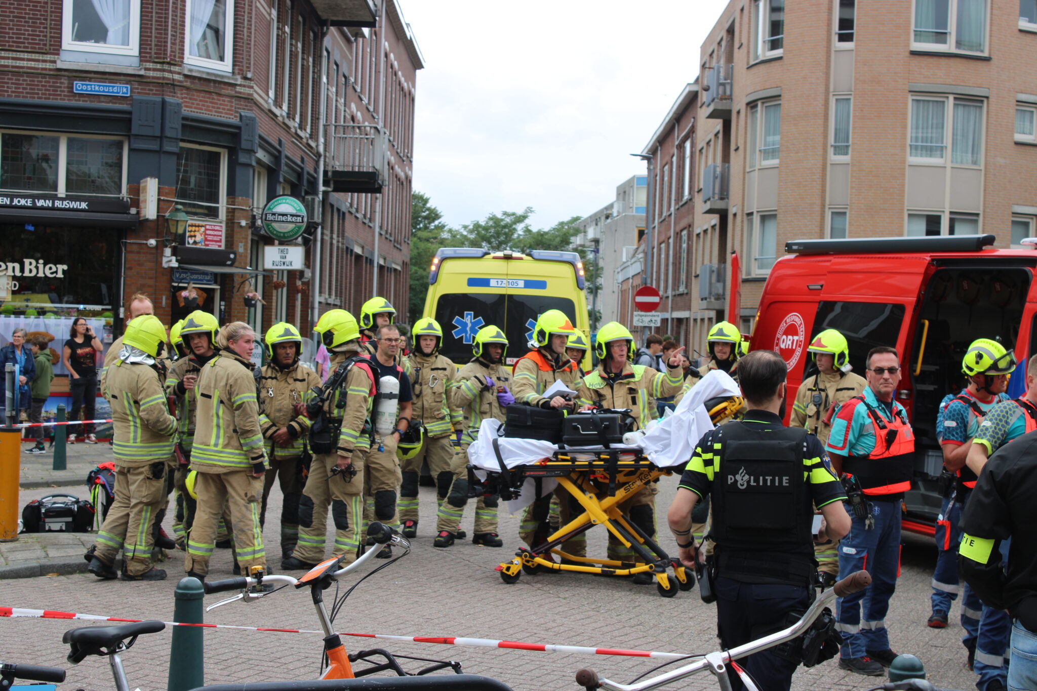 Man (32) schiet mensen dood in Rotterdamse woning en pleegt aanslag in ...