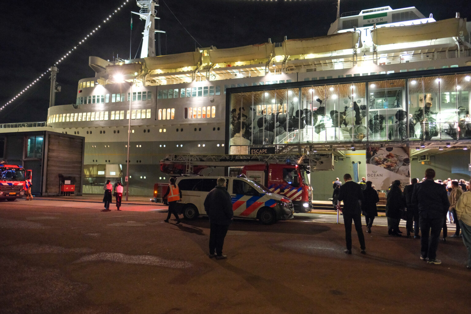 Passagiers van boord gehaald na brandmelding op SS Rotterdam - Nieuws ...
