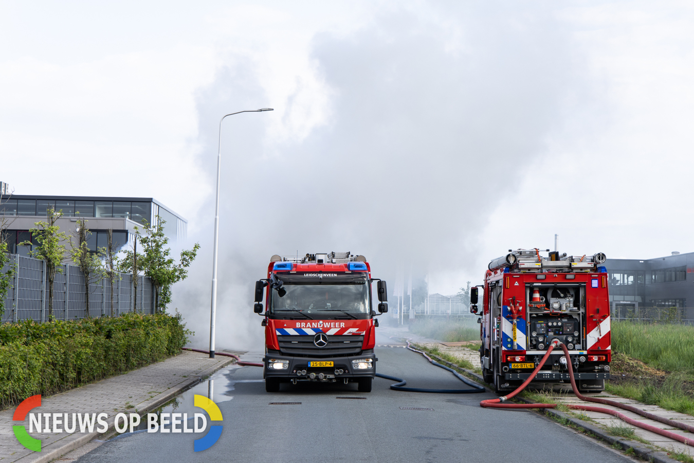 Brand in met accu's gevulde container, langdurige inzet brandweer ...