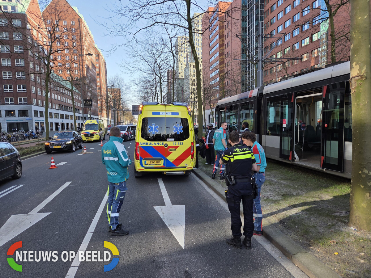 Meerdere gewonden na noodstop tram Laan op Zuid Rotterdam - Nieuws op Beeld - 112 Nieuws vanuit ...