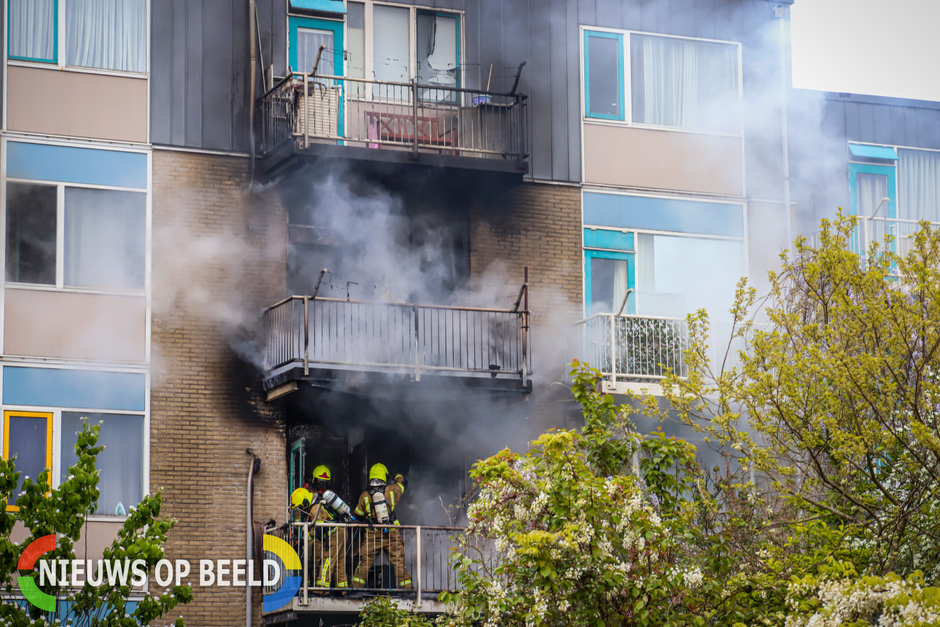 Drie woningen onbewoonbaar na brand Transvaalstraat Rotterdam - Nieuws ...