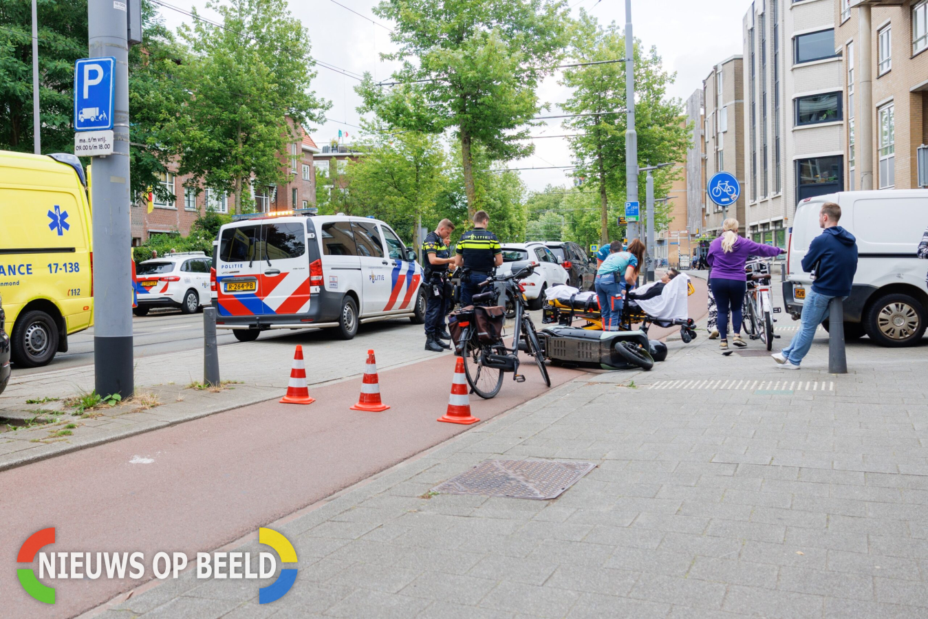 Scooterrijder gewond bij aanrijding op de Oudedijk in Rotterdam ...